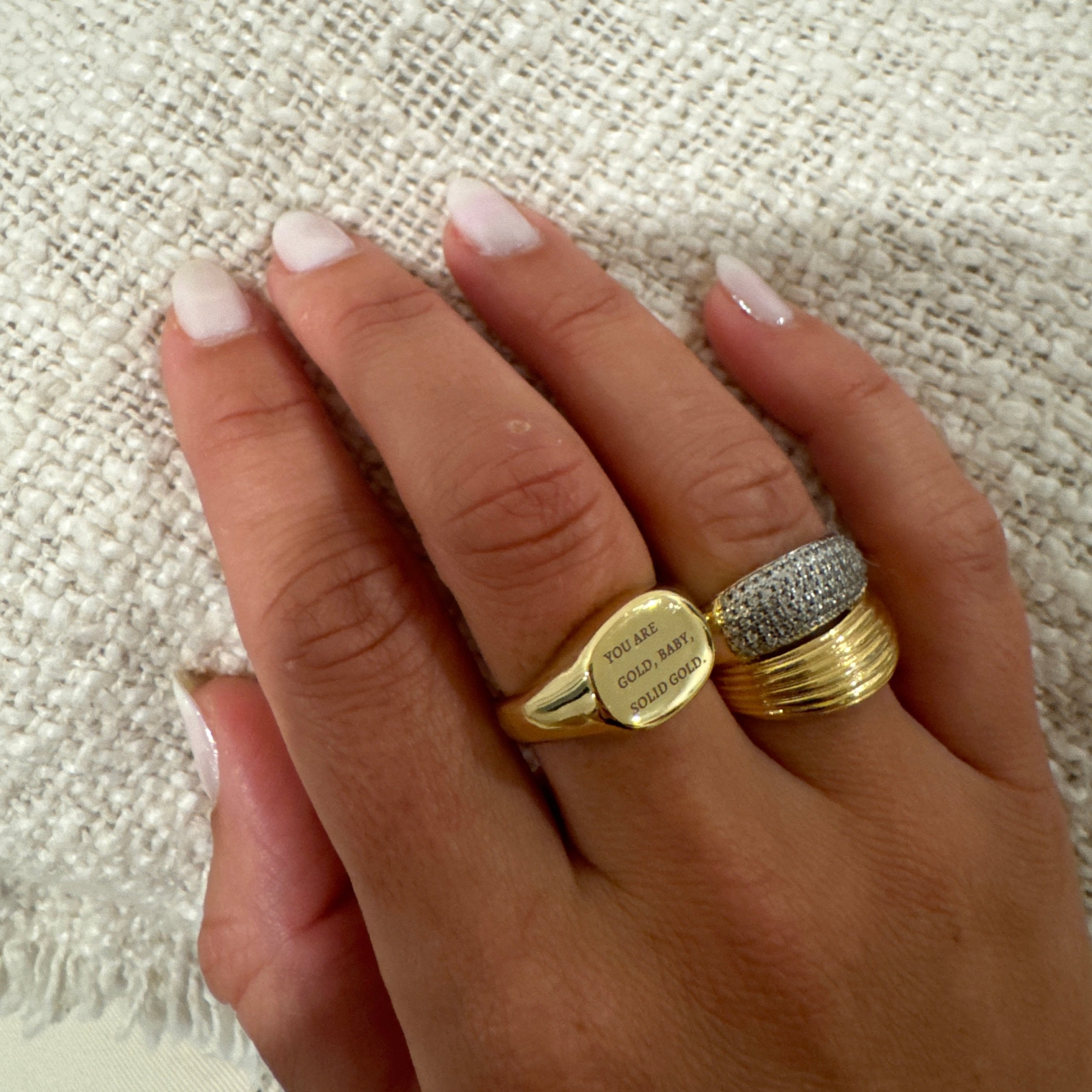 Engraved ring – Airotciv by Victoria